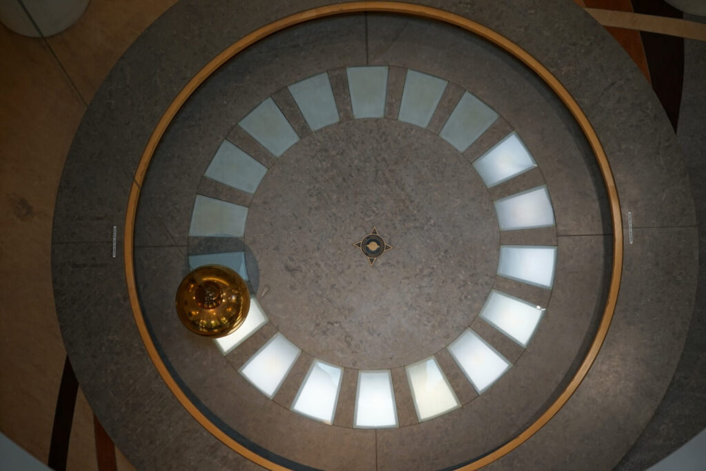 Occidental's Foucault Pendulum: A unifying symbol of hard sciences ...
